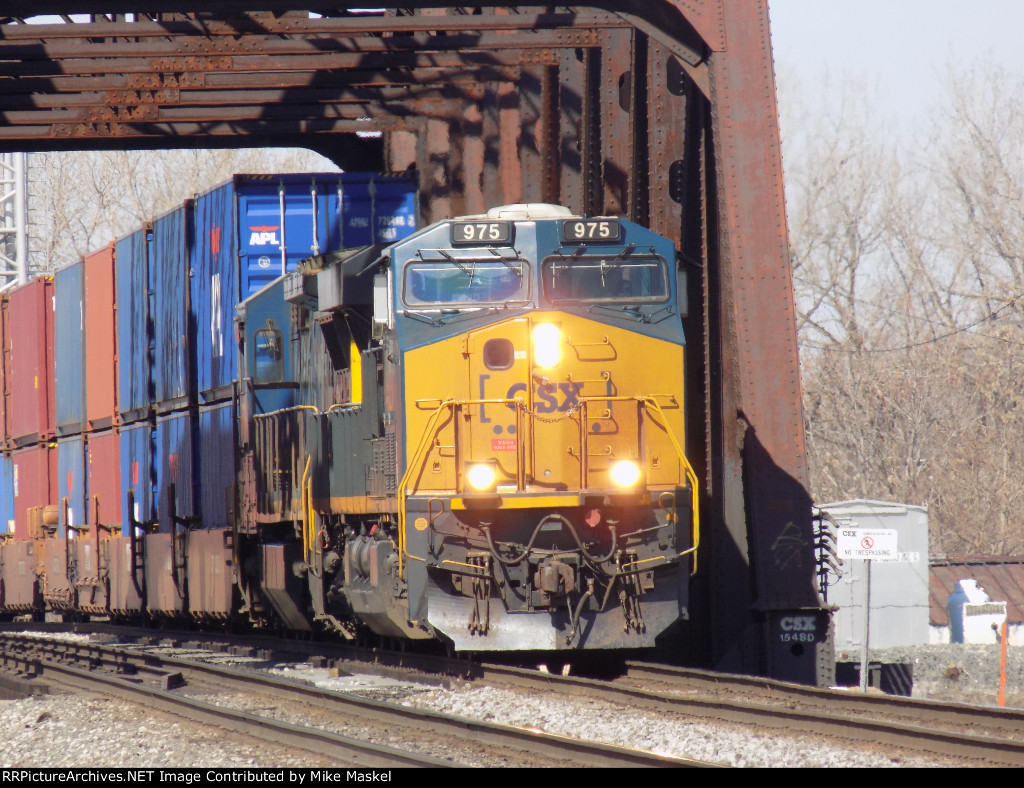 CSX 975